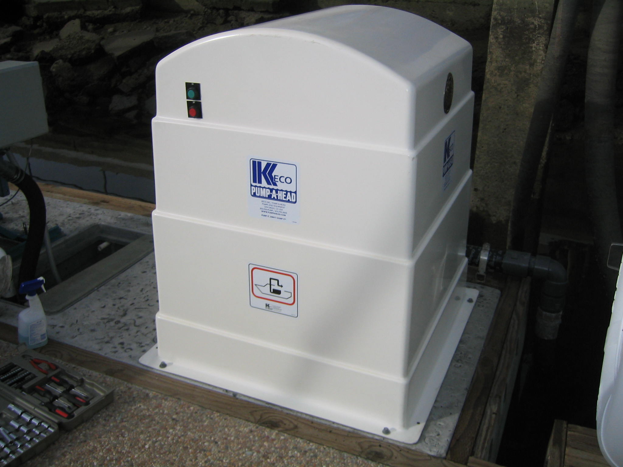 Boat Sewage, Pumpout, Dump Stations and Floating Restrooms Information
